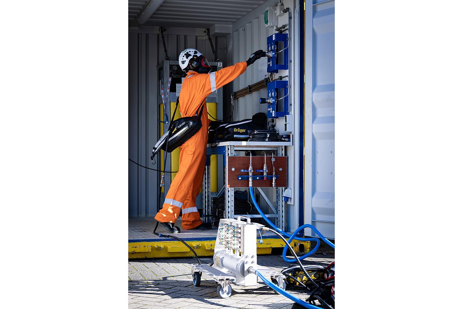 H2S protection solutions - monitoring dangers | Dräger